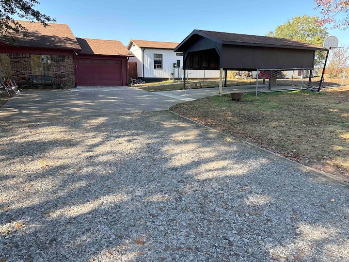The Cottage At Ella Marie - Short, OK