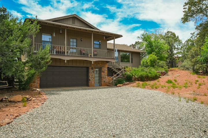 Hideaway Quarters: Serene Sedona Retreat W/ Views - Sedona, AZ