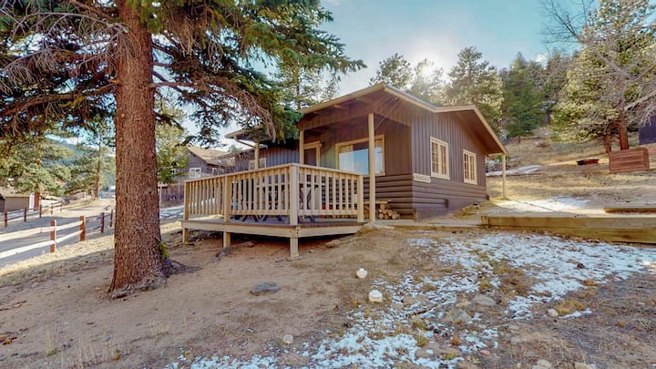 Cabin 2, Quaint Cabin W/fireplace & Kitchen - Bear Lake