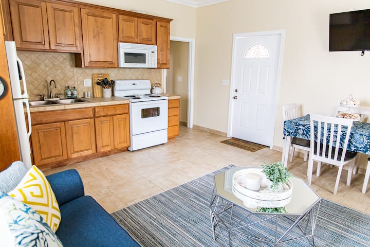 The Pb Spot 1br W/ Parking - San Diego, CA