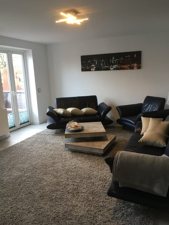 Moderne 2 Zimmer  Wohnung In Sanierter Villa - Rostock