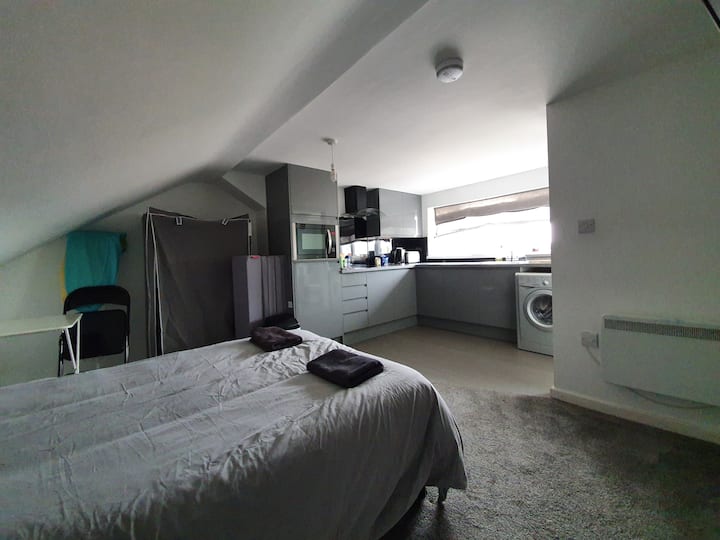 2nd Floor Comfy Swindon Centre - Loft Studio - Swindon
