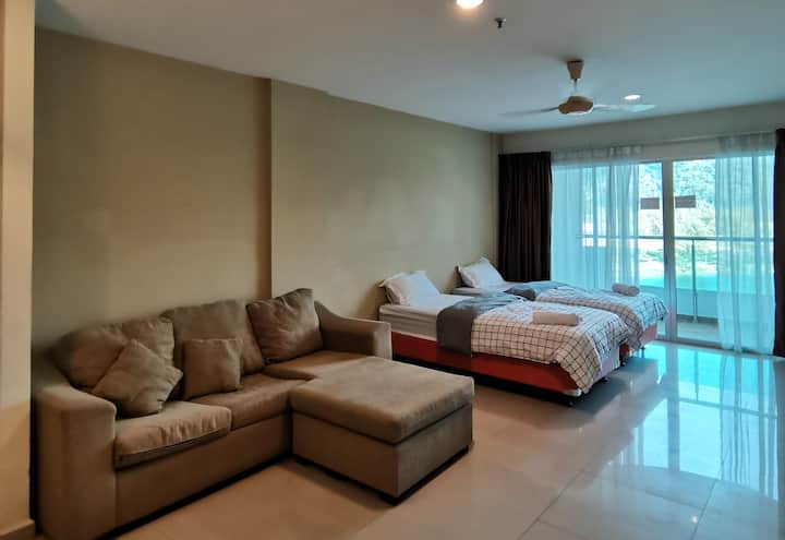 Lovely 1-bedroom Entire Unit With Hot Tub - Lumut