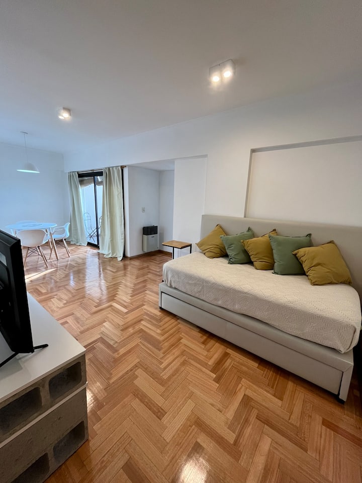 Medrano Tango. Viví Buenos Aires. - Buenos Aires