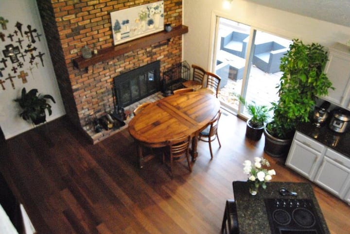 Prívate Room And Bathroom, Sharing Common Space. - Chagrin Falls