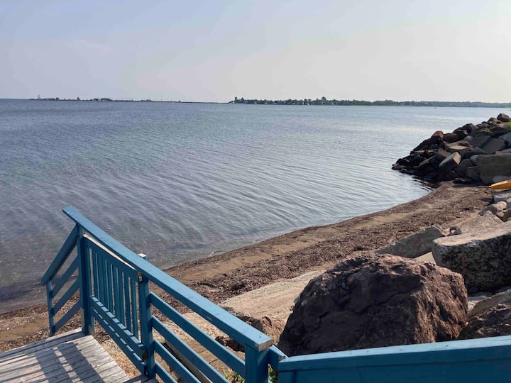 Lovely 2 Bedroom Condo With Ocean View - Shediac