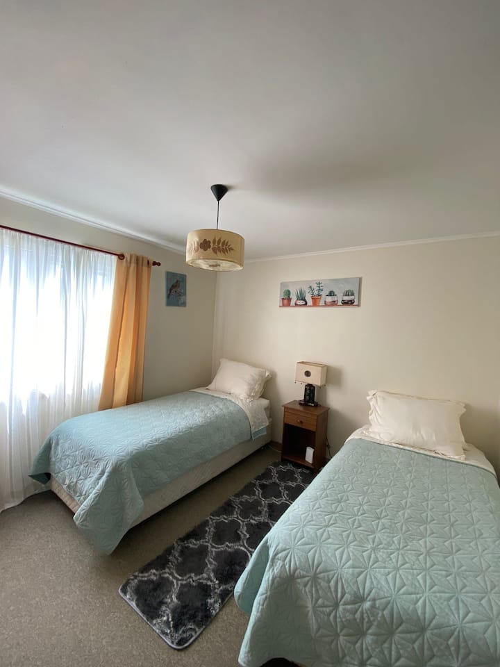 Habitación, Baño Privado, Estacionamiento, Central - Puerto Varas