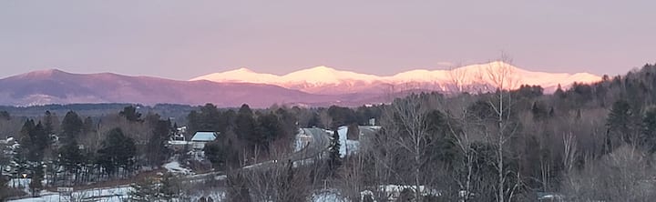 The Steel Cabin - In The Heart Of Littleton! - Littleton, NH