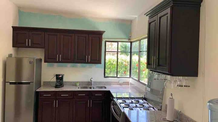 Entire House With 3 Bedrooms. Master Room With A/a - Managua