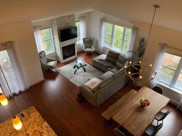 Spacieux Et Luxueux Condo Avec Mezzanine - Granby