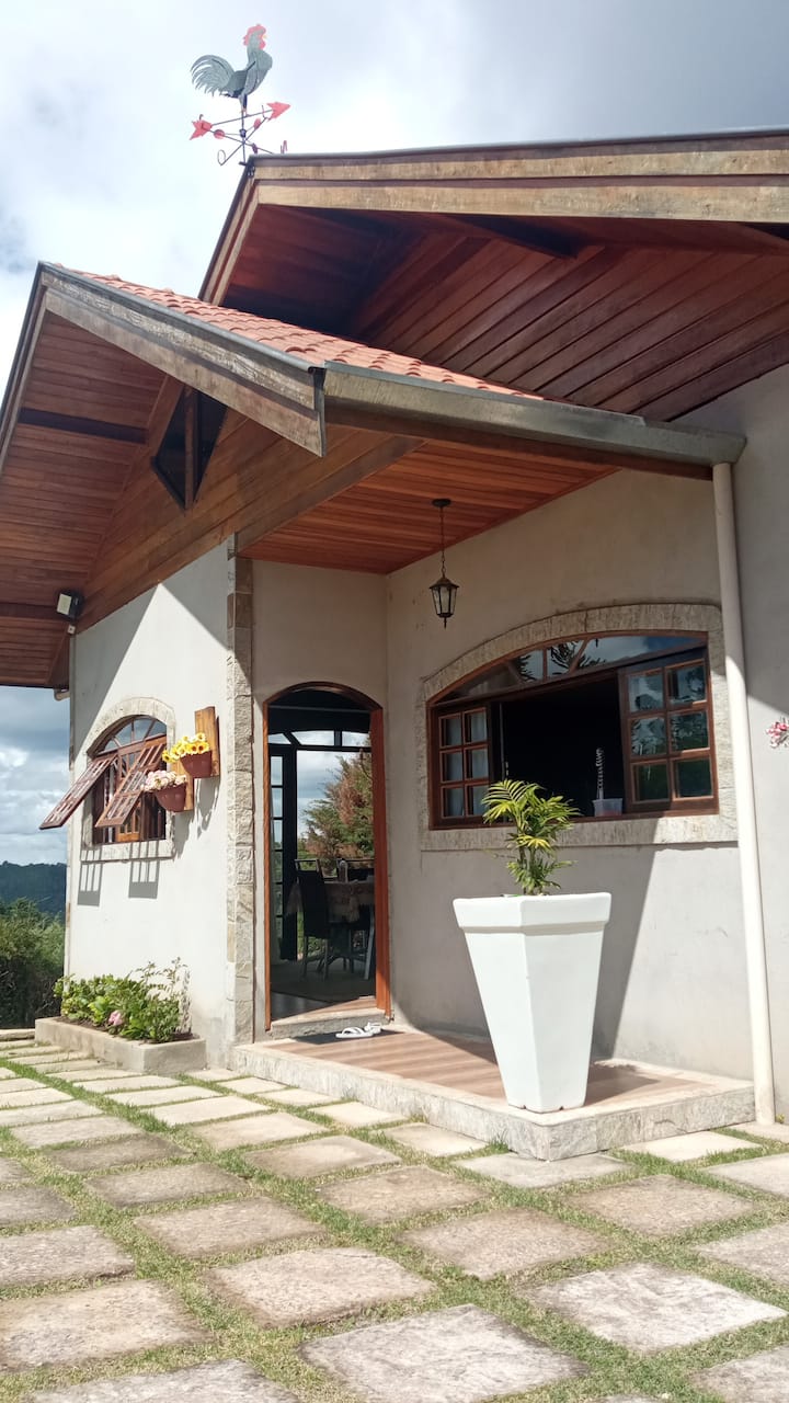 "Casa Em Campos Do Jordão: Charme Nas Montanhas!" - Santo Antônio do Pinhal