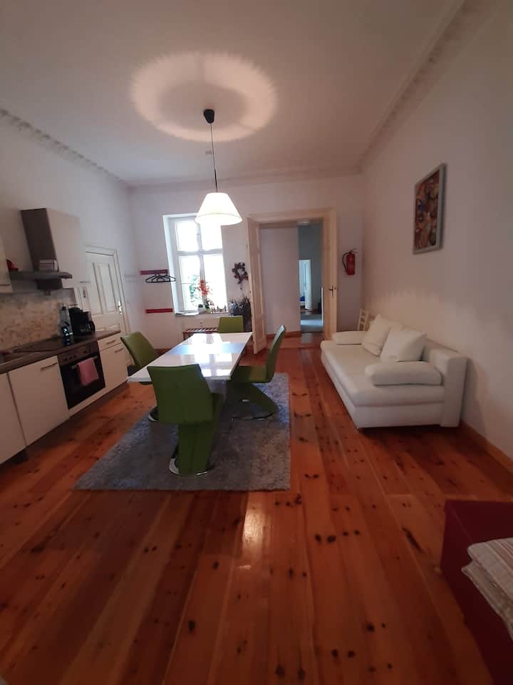 Klassische Altbauwohnung In Potsdam - Potsdam