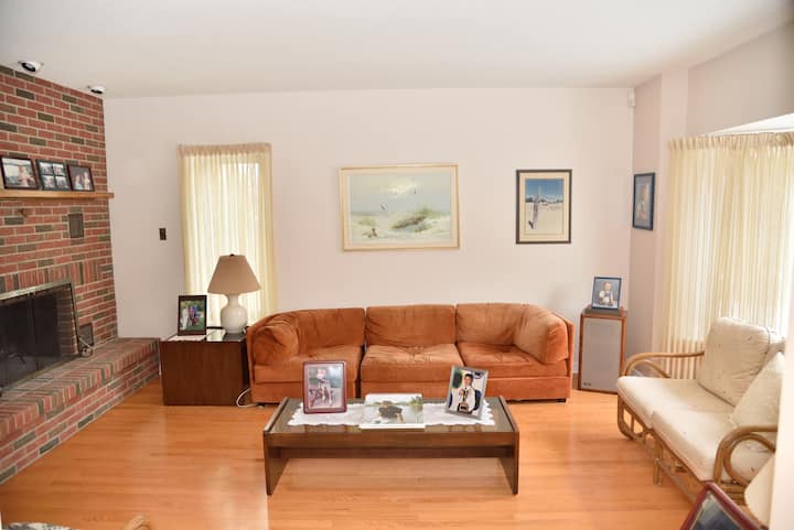 Executive Home With Free Parking - Ottawa