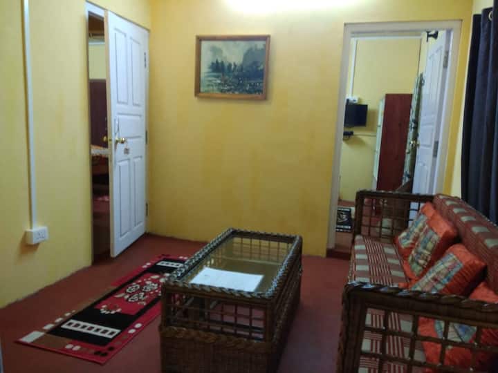 Heritage Nook , Room With Small Double Bed + Bath - Shillong