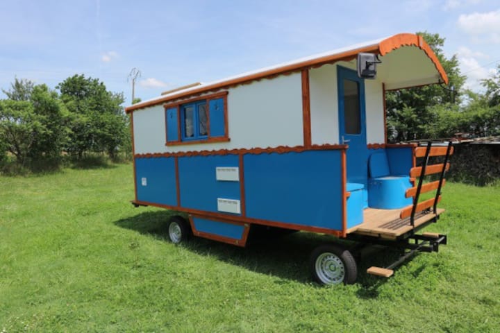 Location Véritable Roulotte Hippomobile En Fixe - Lampaul-Plouarzel