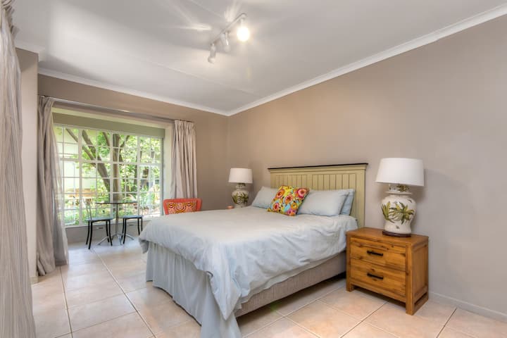 The Teahouse-solar Power-gas Stove- Wifi- Dstv - Johannesburg