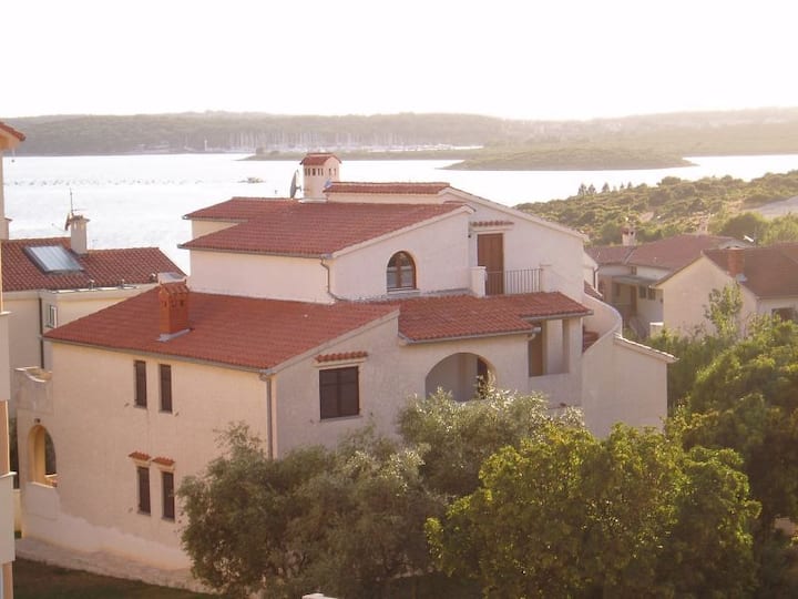 Apartman Za 2 Osobe - Medulin