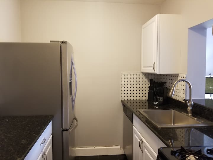 Updated 1br Just Minutes From Everything You Need - Arlington, VA
