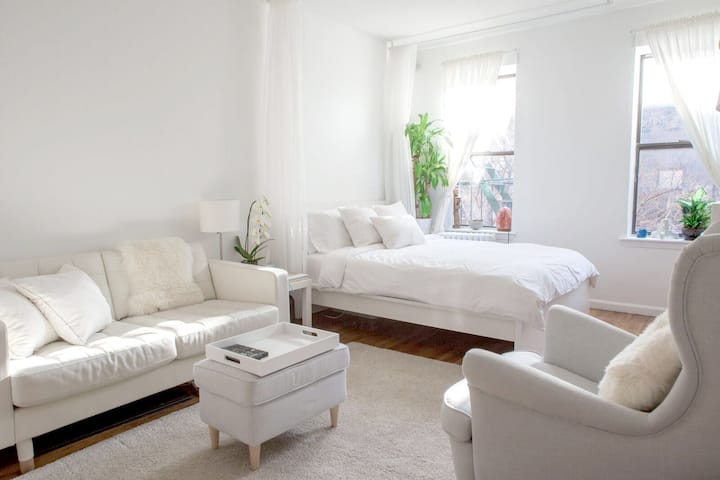 Sunny Chelsea Oasis - Hoboken, NJ