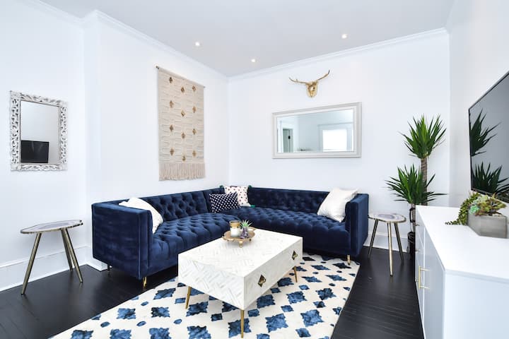 ✵ Opulent Indigo Getaway W/parking ✵ Midtown - Buckhead, GA