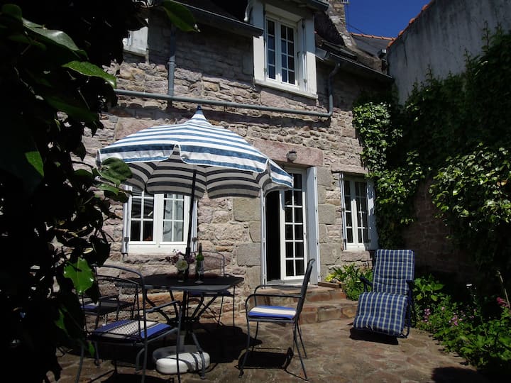 Traditional Cottage & Sea View - Erquy