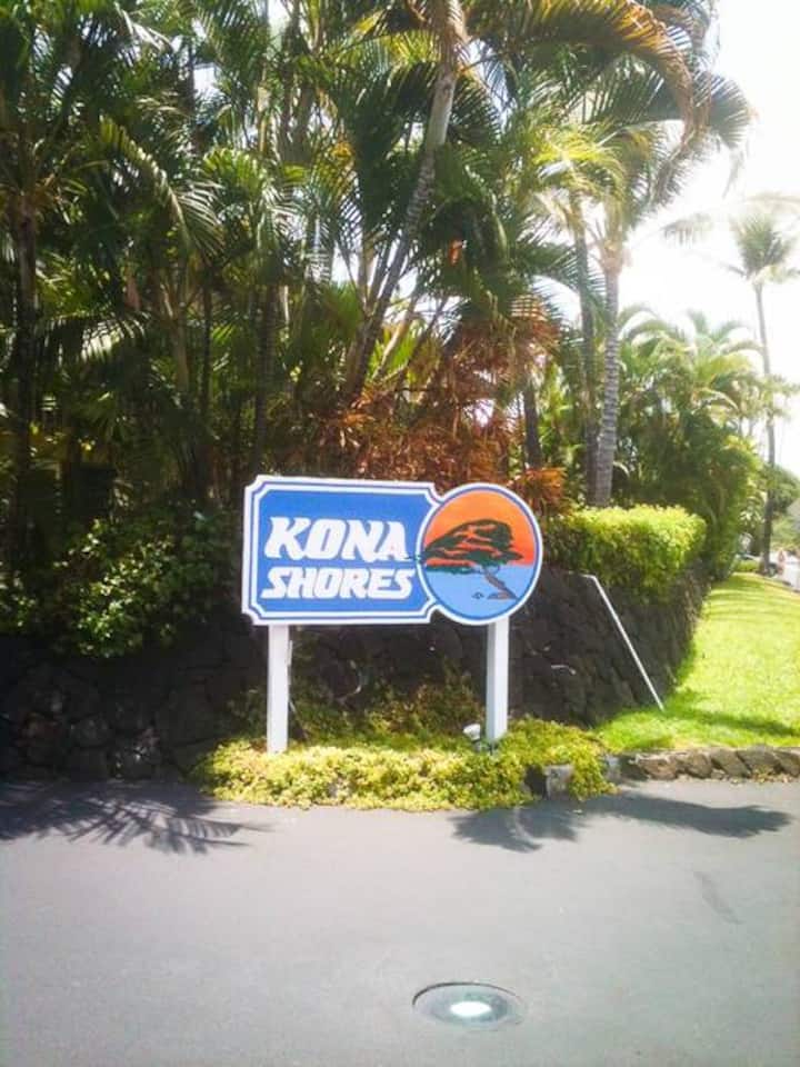 Oceanside Convenient Beautiful 2 Bedroom Condo - Kailua-Kona, HI