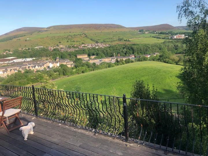 Charming Self-contained Apartment, Scenic Views - Oldham