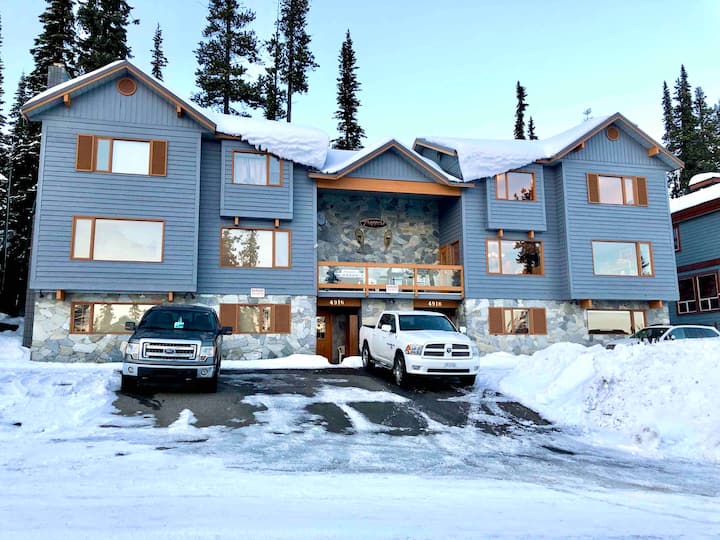 Four-bedroom, Ski-in/out Chalet W/ 3 Parking Spots - Big White Ski Resort, BC
