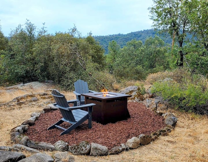 Rangerroost With Fire Table And Mountain Views - Yosemite National Park, CA