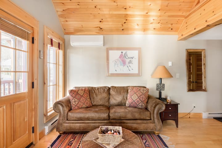 Luxury Lake Placid Village Apartment With Loft - Lake Placid, NY