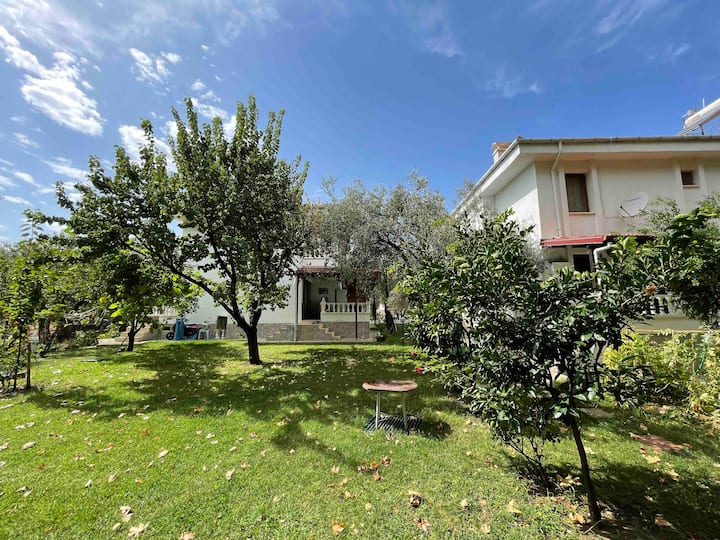 Güre ÇıNar Evlerinde Ferah Yazlık - Akçay