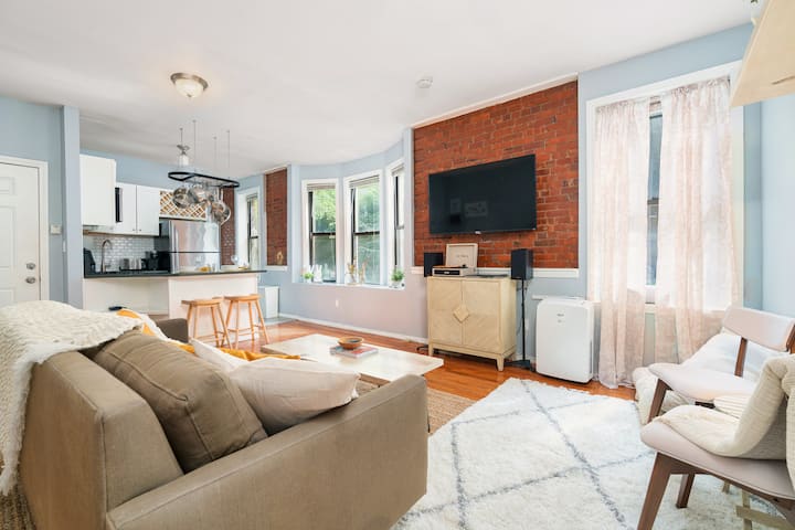 City Lovers Dream | 2br Gem | Wooster Square | Prk - New Haven, CT