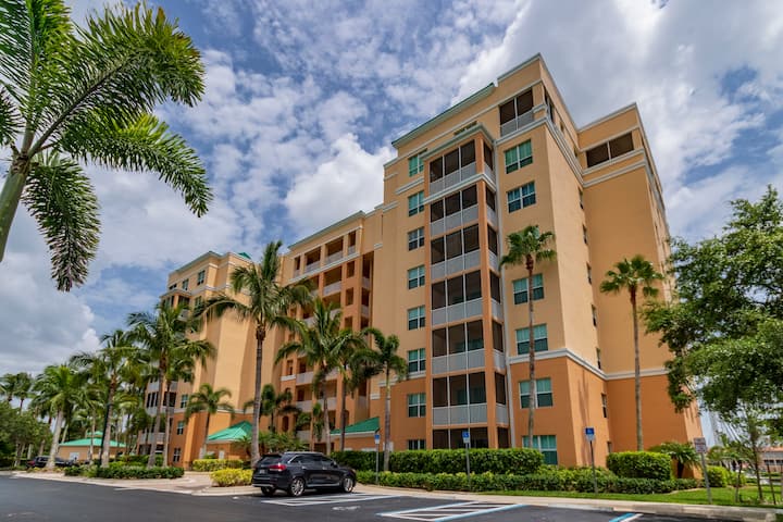 Stunning Waterfront Condo At Burnt Store Marina - Burnt Store Marina