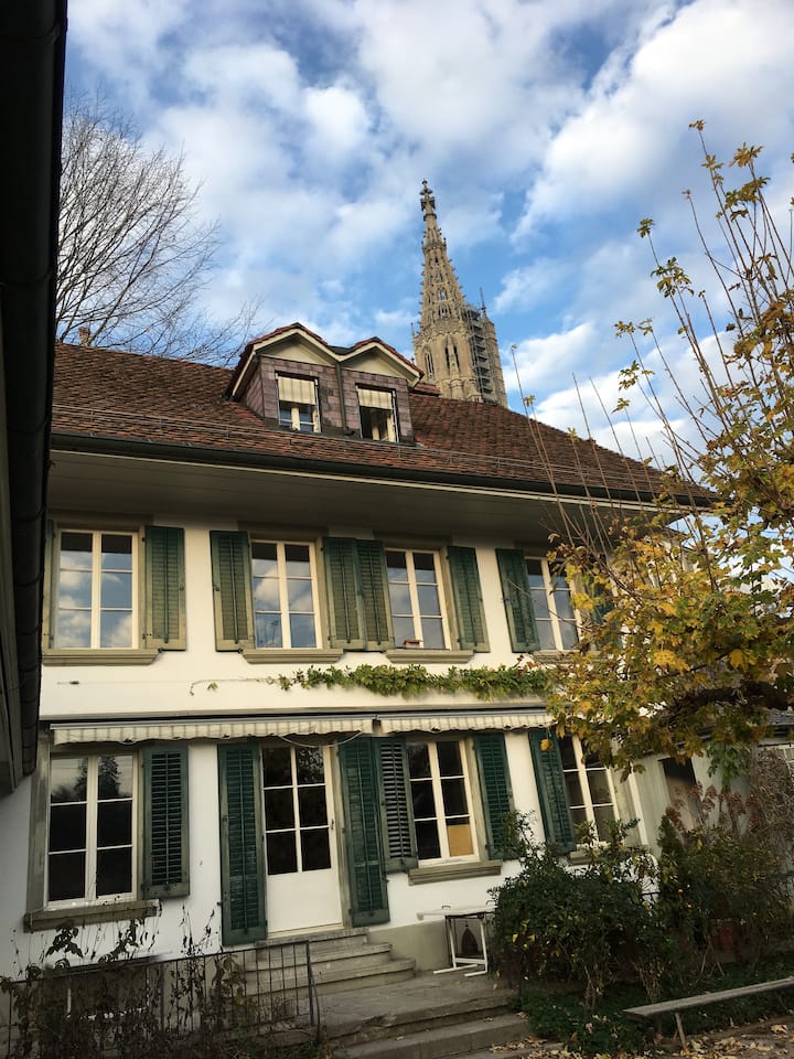 Apartment In Historical House With River View - Bern
