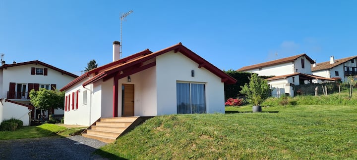 Belle Maison Basque Entièrement Rénovée - Urrugne