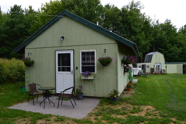 Hilltop Guesthouse #1 - New England