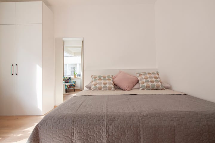 Stay Inn | City Living With Balcony & Garage - Praga