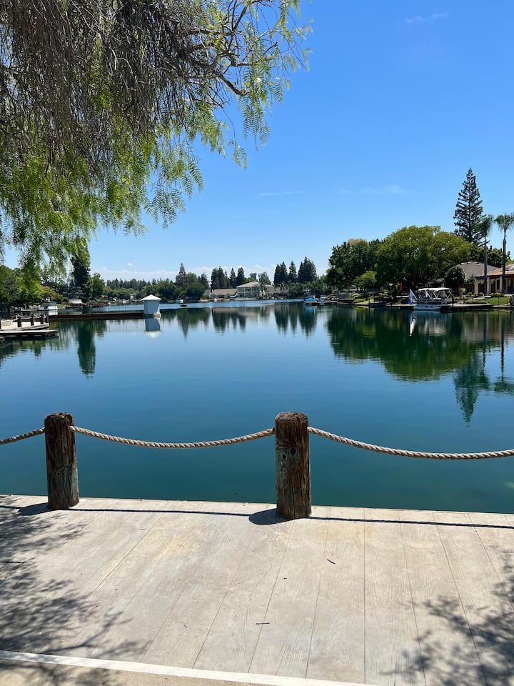 Private House (3bedrooms And 2 1/2 Baths) W/pool - Fresno, CA