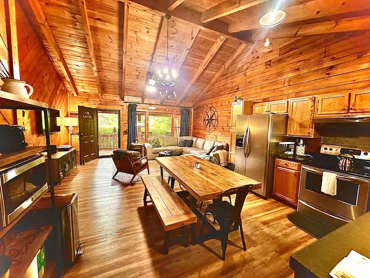 Cozy Cove Cabin - Maggie Valley, NC