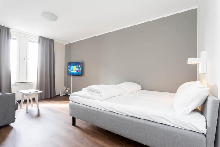 Large Studio Apartment In Huvudsta Double - Stockholm