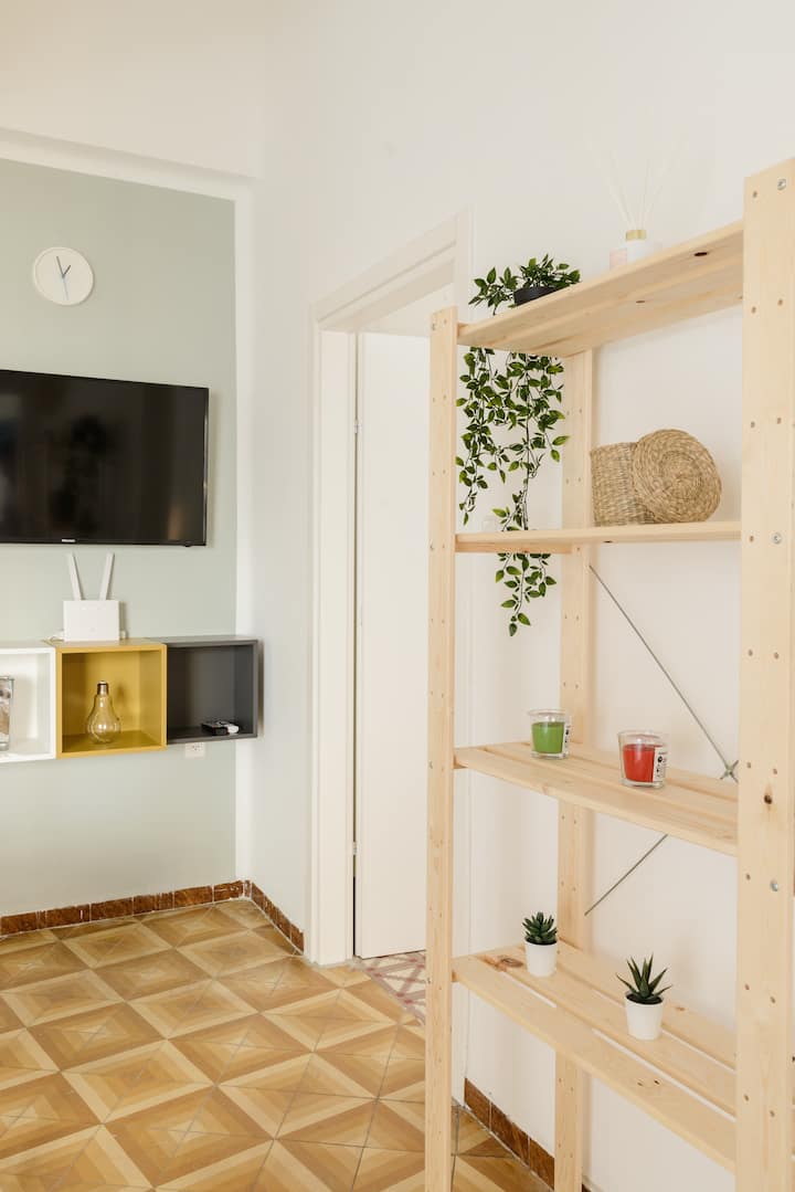 Spacious 2br Apt. W/2 Balconies 10min To Beach - Tel-Aviv