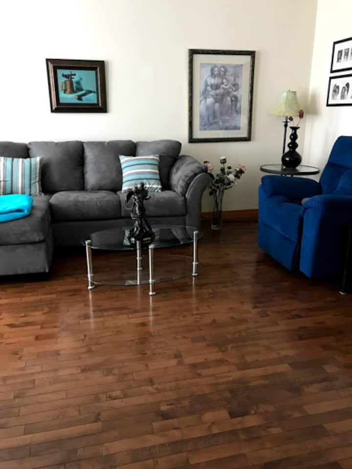 Beautiful House - Pointe-Claire