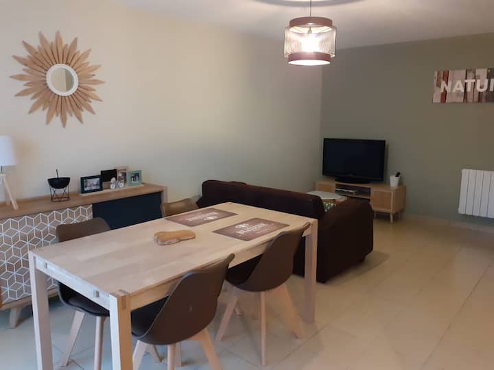 Appartement T2 Proche Centre Ville Et Thermes - Lons-le-Saunier