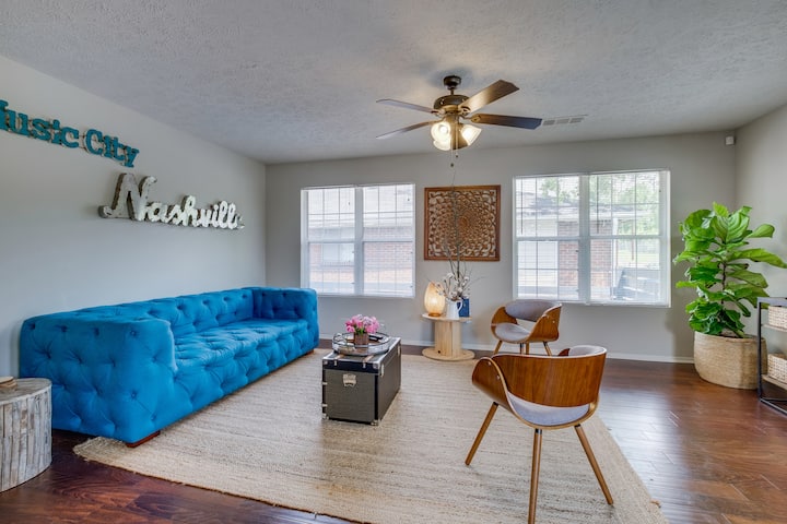 The True House | 2 Miles To Downtown |Rooftop Deck - Nashville, TN