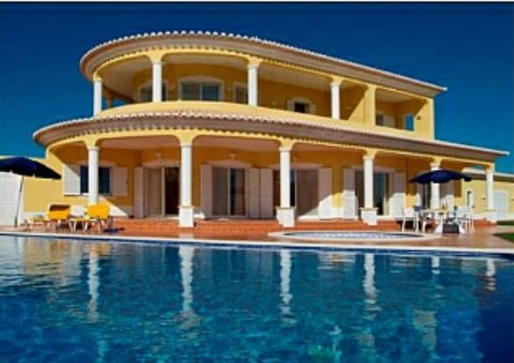 Private Villa With A Big Private Pool/free Wi-fi - District de Faro