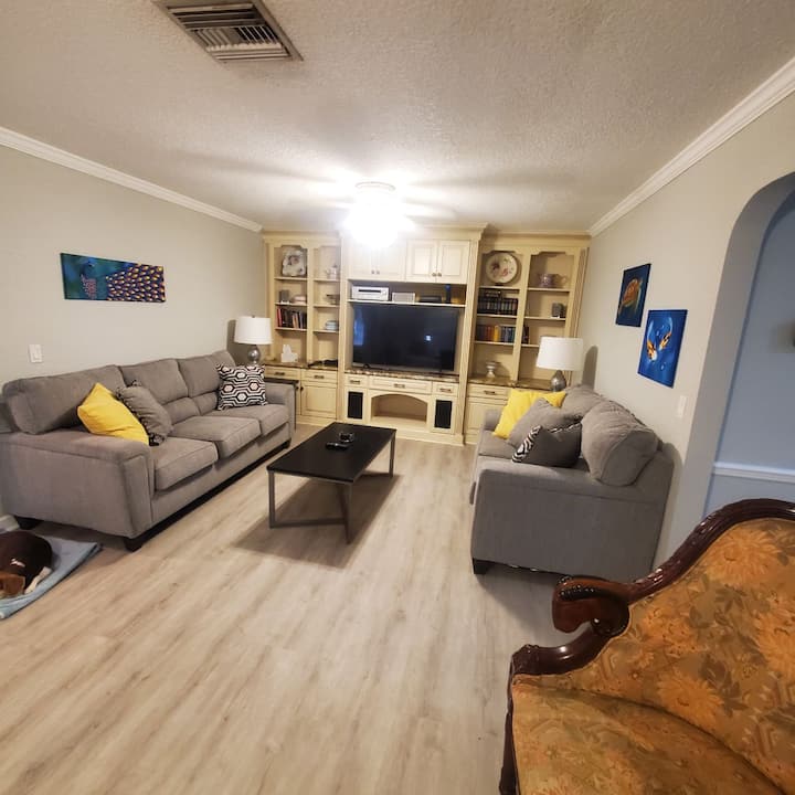 Jen's Quiet Retreat - Altamonte Springs, FL