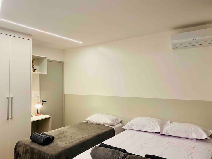 Quarto Na Barra Até Quatro Pessoas Com Ar E Wifi - Barra