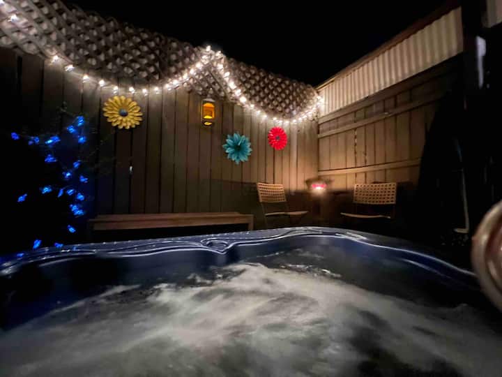 Quiet Country Home,screened Front Porch,hot Tub - Asheville, NC