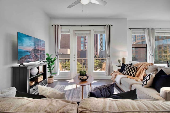 West Village/dallas Walkable, Corner Unit, 2br - Dallas, TX