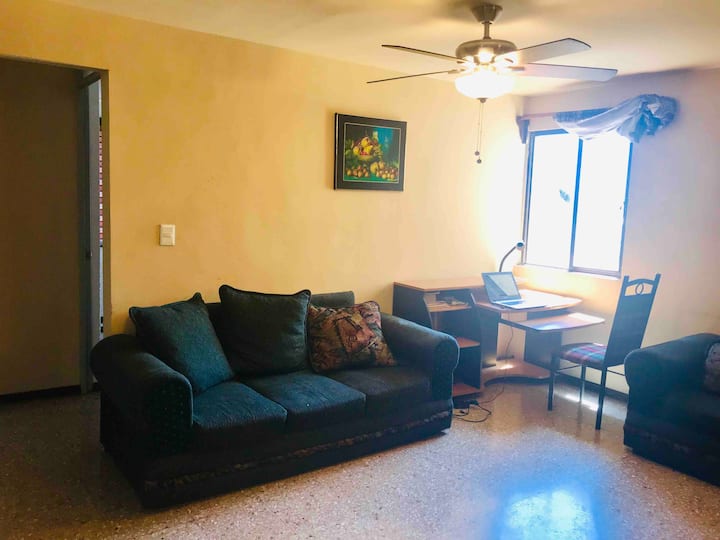 Stay At The Heart Of Paseo Santa Lucía - Monterrey